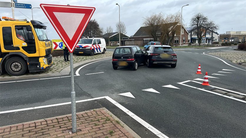 Botsing rotonde N207/Vriezenweg Leimuiden - Studio Kaag en Braassem