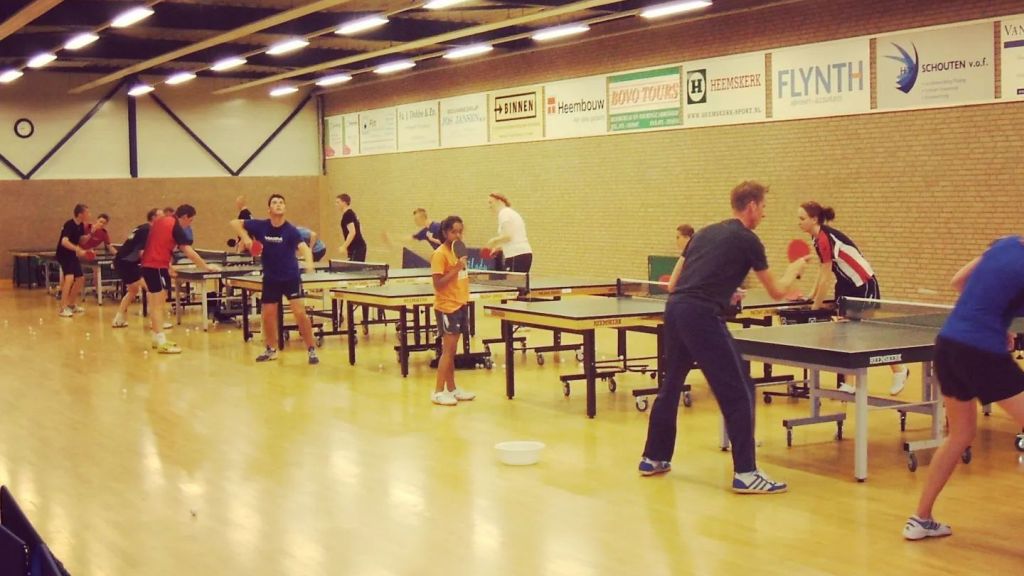 Maak kennis met tafeltennis bij De Treffers in Roelofarendsveen ...